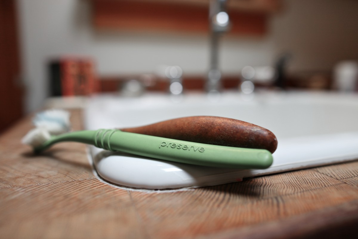 30 Toothbrush Reuses Plus Options Plastic-Free | Pioneering The Simple Life